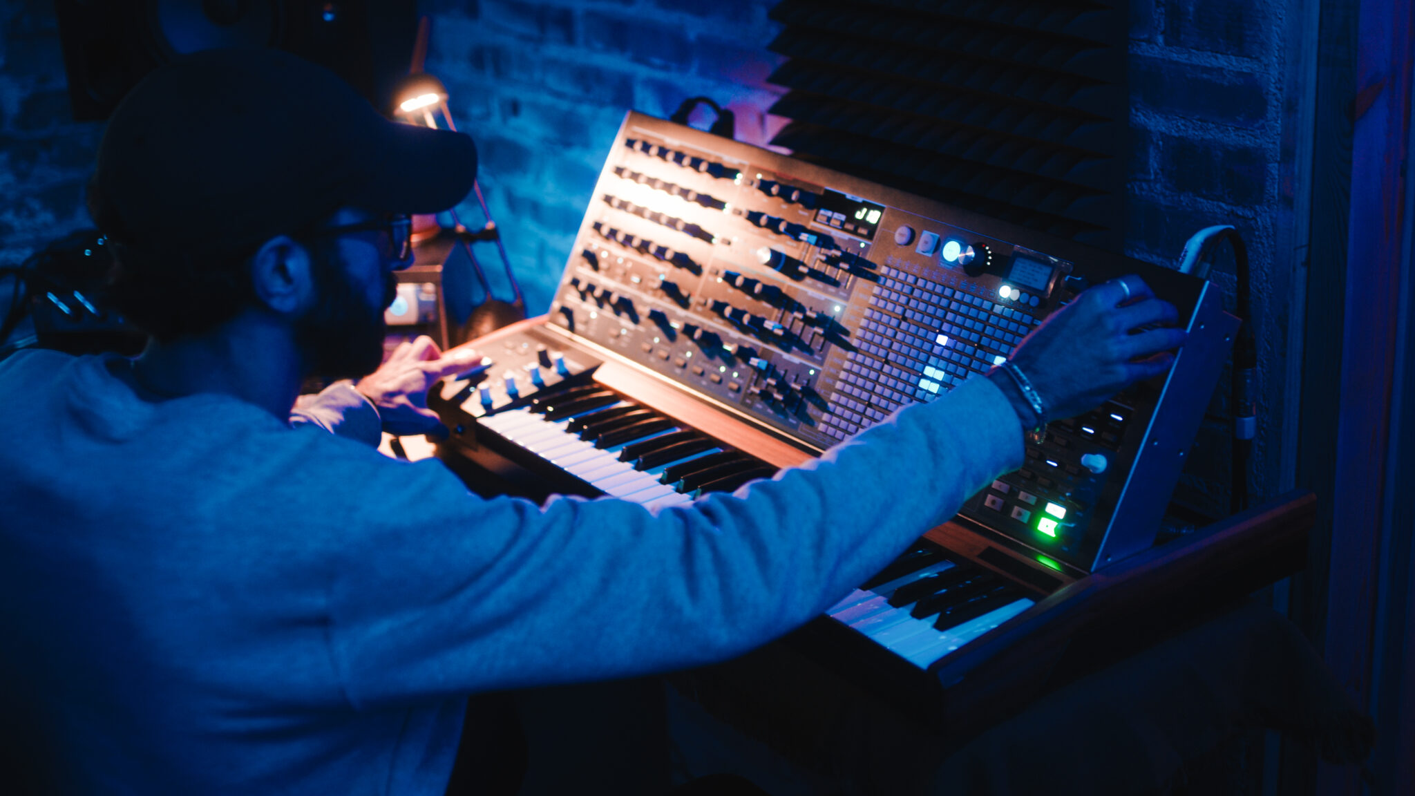 ¿Qué es un productor musical? Descubre las tareas y cualidades que ...